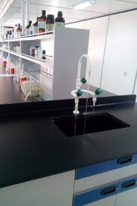 Jasa Pembuatan Meja Laboratorium Terbaik dan Terpercaya - Ditsalab